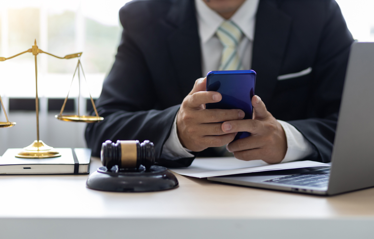Enhancing Legal Efficiency: Top Apps for Lawyers To Improve Productivity
