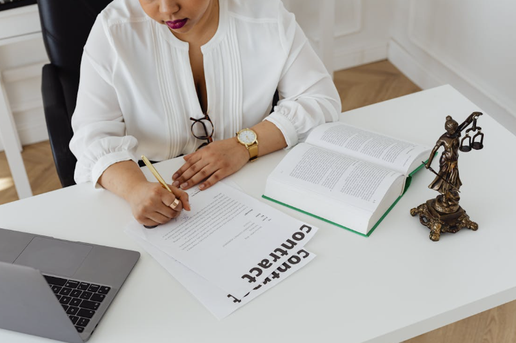 How to Transition From Law School to a Full-Time Legal Career