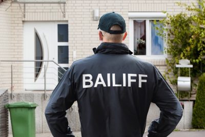 How to Become a Bailiff - In 6 Steps