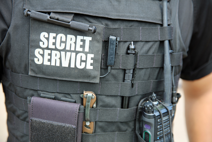 14 Pros and Cons of Being a Secret Service Agent