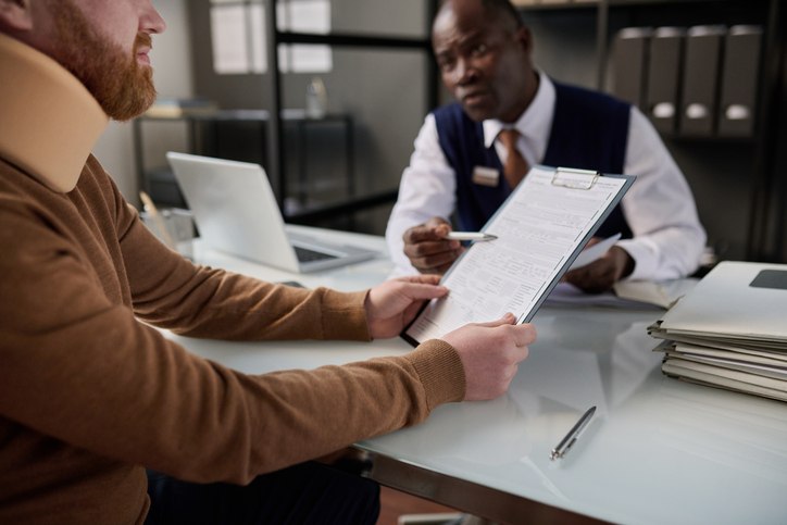 How Personal Injury Lawyers Assess Case Strength Before Litigation